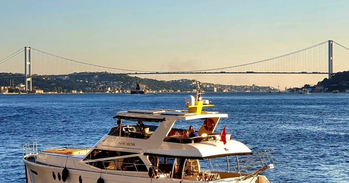 Аренда яхты Defne Sultan в Стамбуле цена Кураж-Вояж